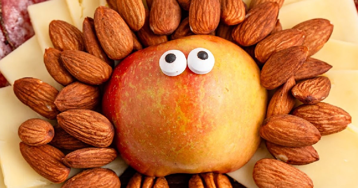 Cute Turkey-Themed Thanksgiving Snack Recipe Ideas - Party Snack Central